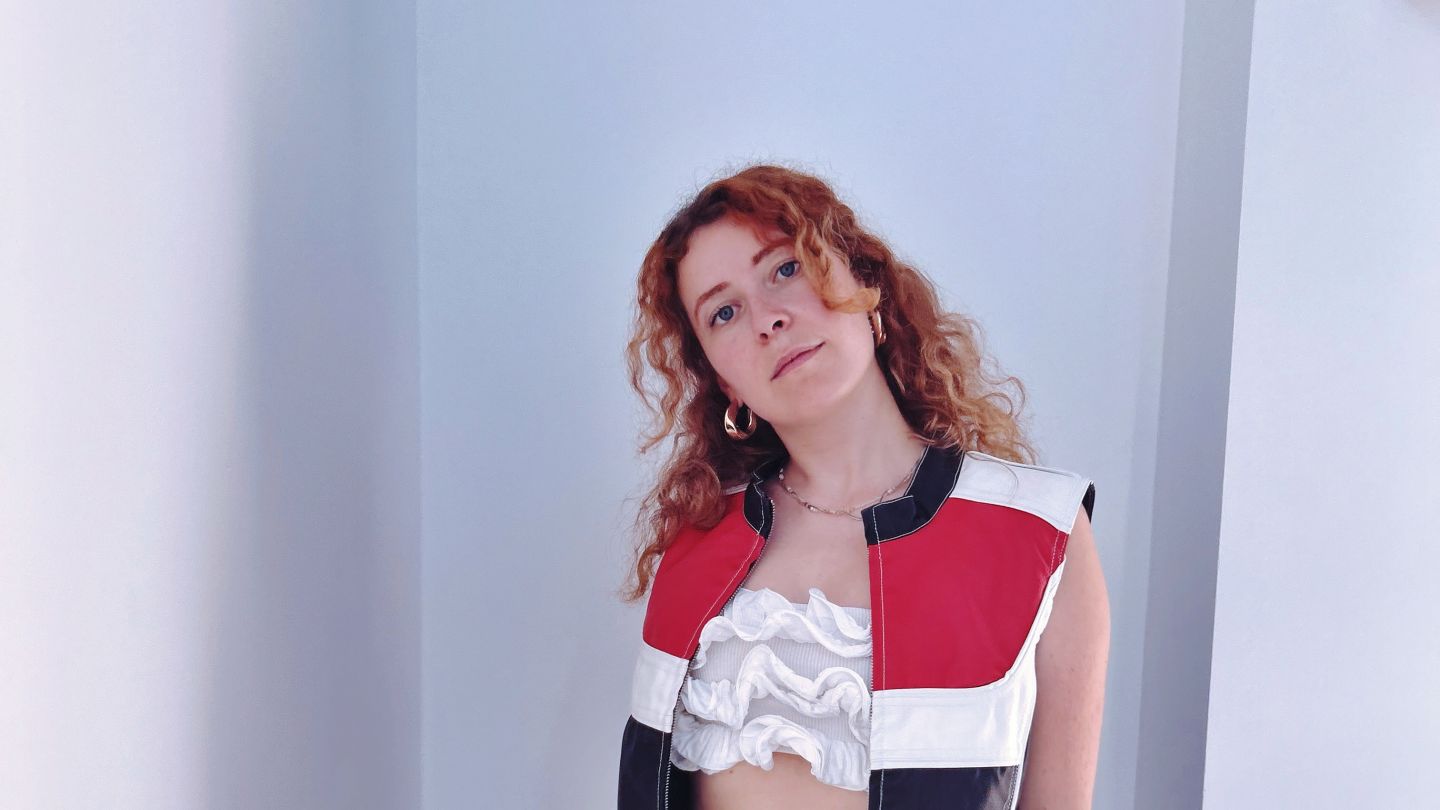 Sarah Elena Kratzl (Bühne & Kostüme) | Münchner Volkstheater