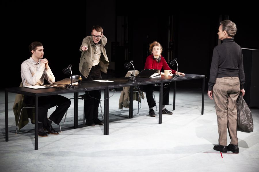 8 1/2 Millionen | Münchner Volkstheater